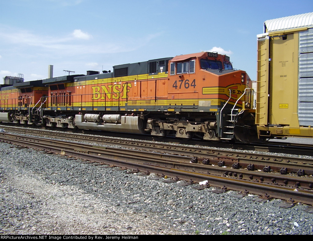 BNSF 4764